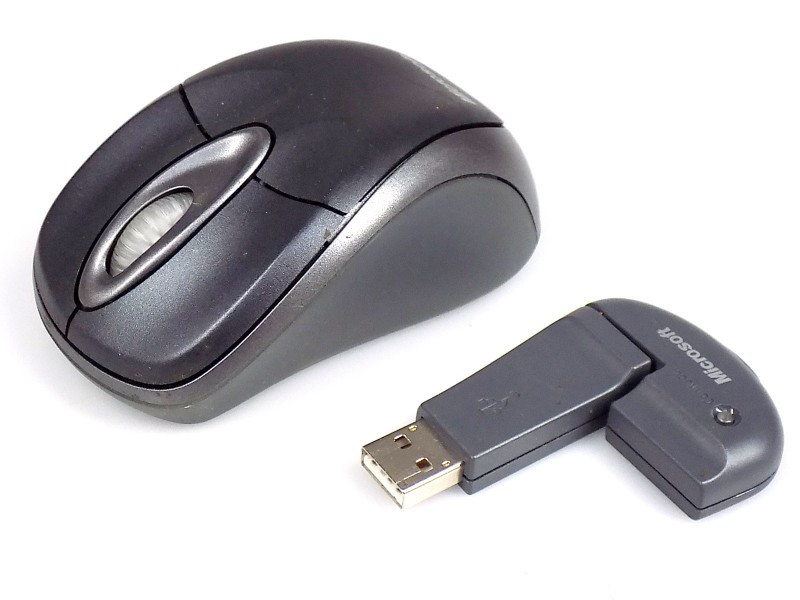 Selten: Microsoft X800129-102 Wireless Notebook Optical Mouse 1.0 ...