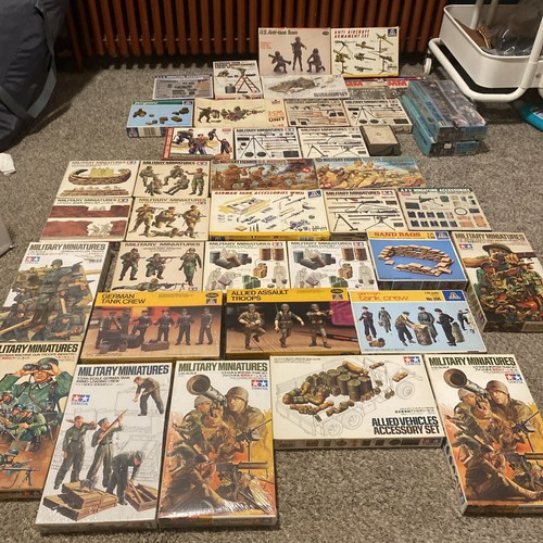 Lot Of 40 Vintage Military Miniature Model Kits Tamiya Testors Italeri ...