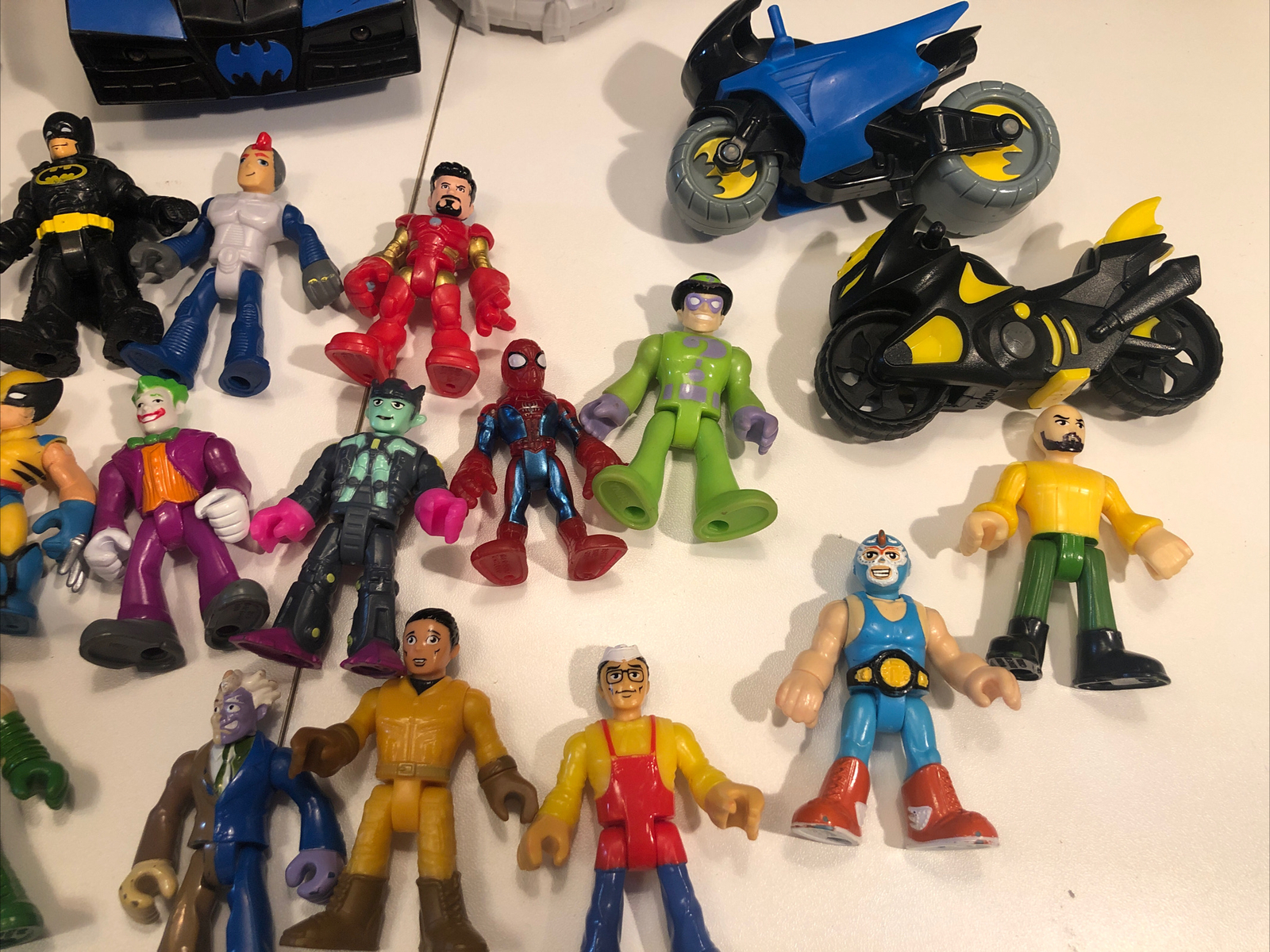 Imaginext DC Super Friends Batmobile Transforming R/C Batman Remote ...