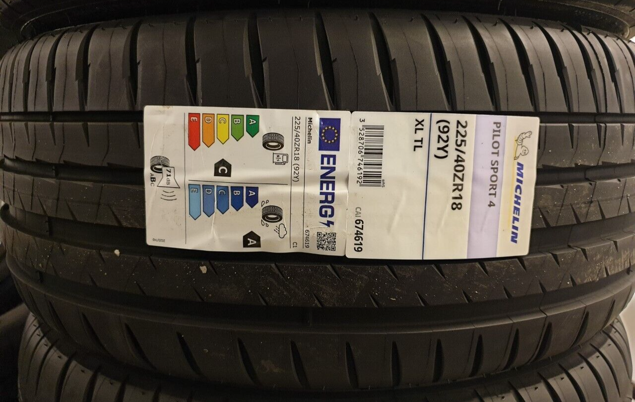 NEW MICHELIN PILOT SPORT 4 225/40/18 225 40 ZR18 XL 92Y UHP TYRE ...