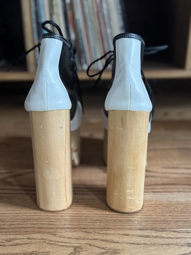 KILLER Dolls Kill / Deandri Black & White Sky High Platform Wood Saddle ...