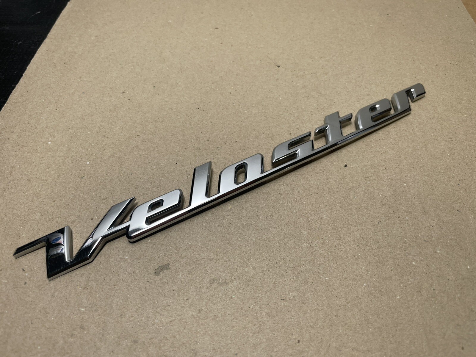 FREE SHIPPING OEM 12 13 14 15 16 HYUNDAI VELOSTER REAR EMBLEM BADGE | eBay