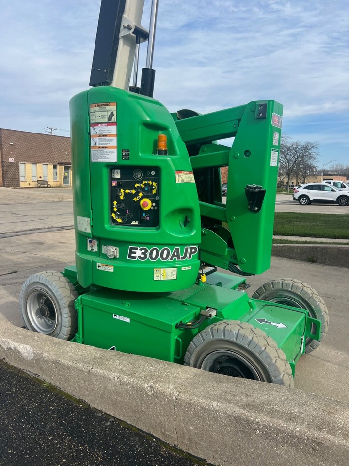 JLG E300AJP Articulating Boom Lift Telescopic Man Aerial 30ft | eBay