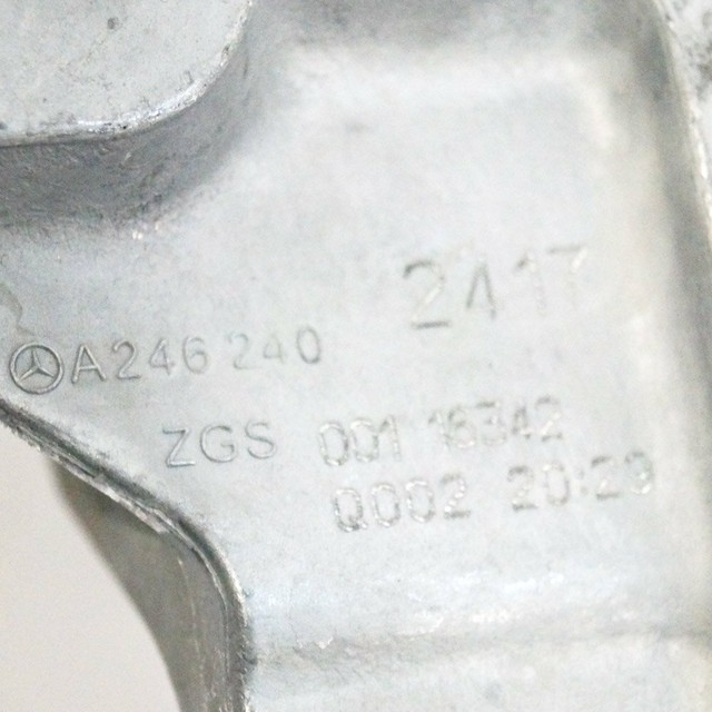 OEM MERCEDES BENZ GLA X156 Genuine Engine Mount Right Side A2462402417 ...