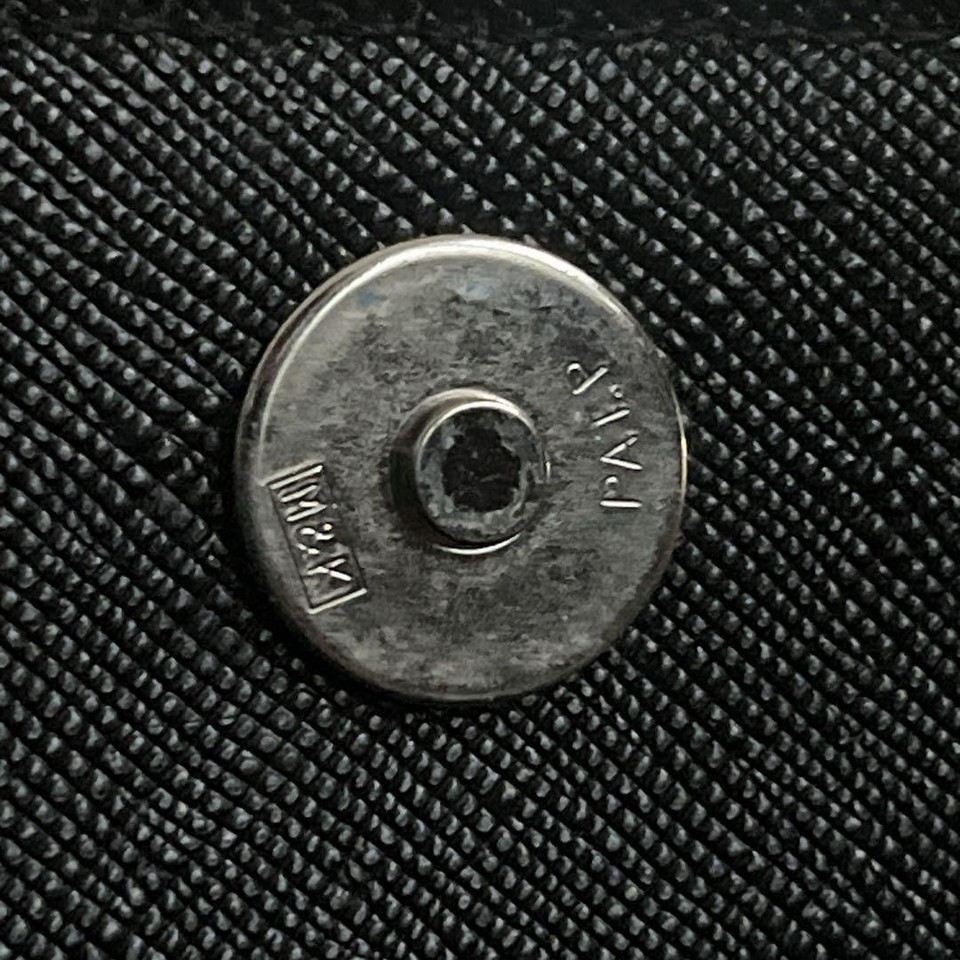 Mini tote Burberry Nova a quadri con logo in rilievo beige in pelle di ...