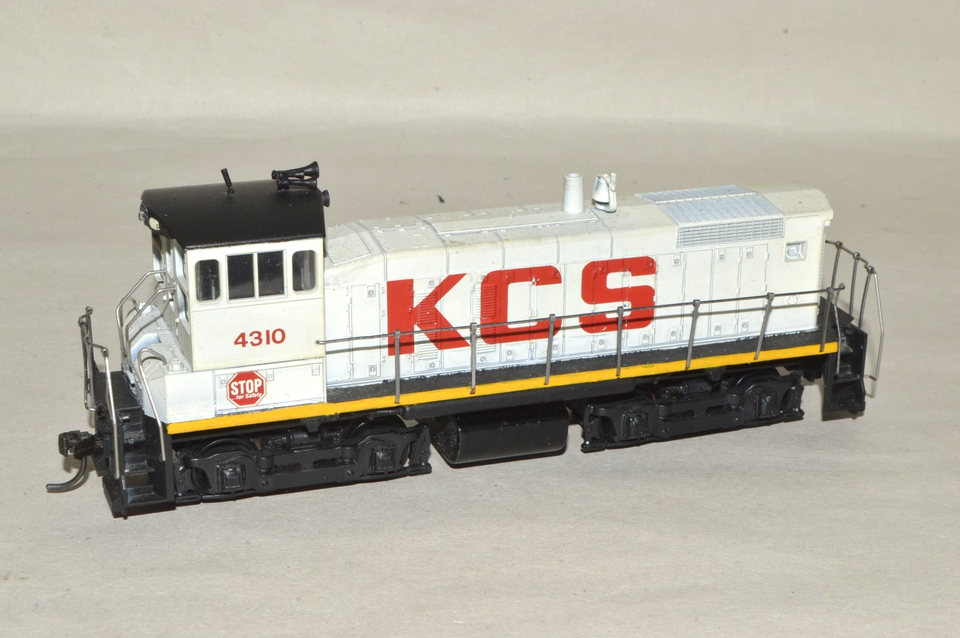 HO scale Athearn custom Kansas City Southern EMD SW1000 locomotive ...