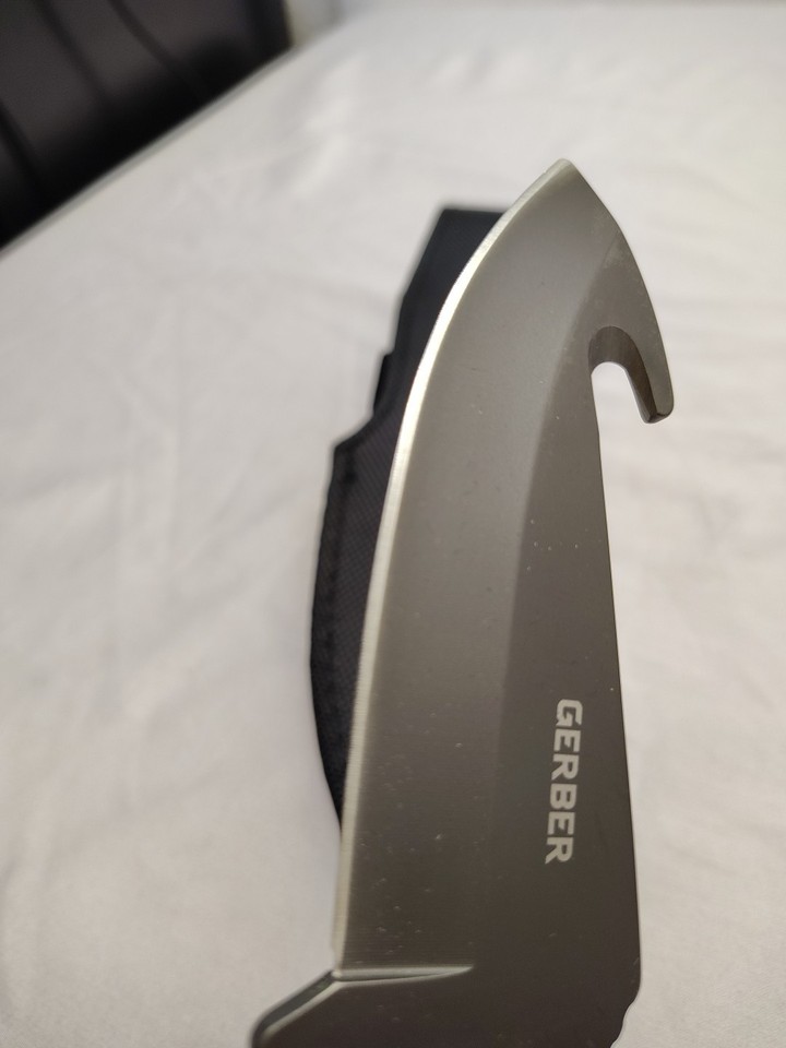 Vintage Gerber Fixed Blade Hunting Knife With Gut Hook & Belt Sheath ...