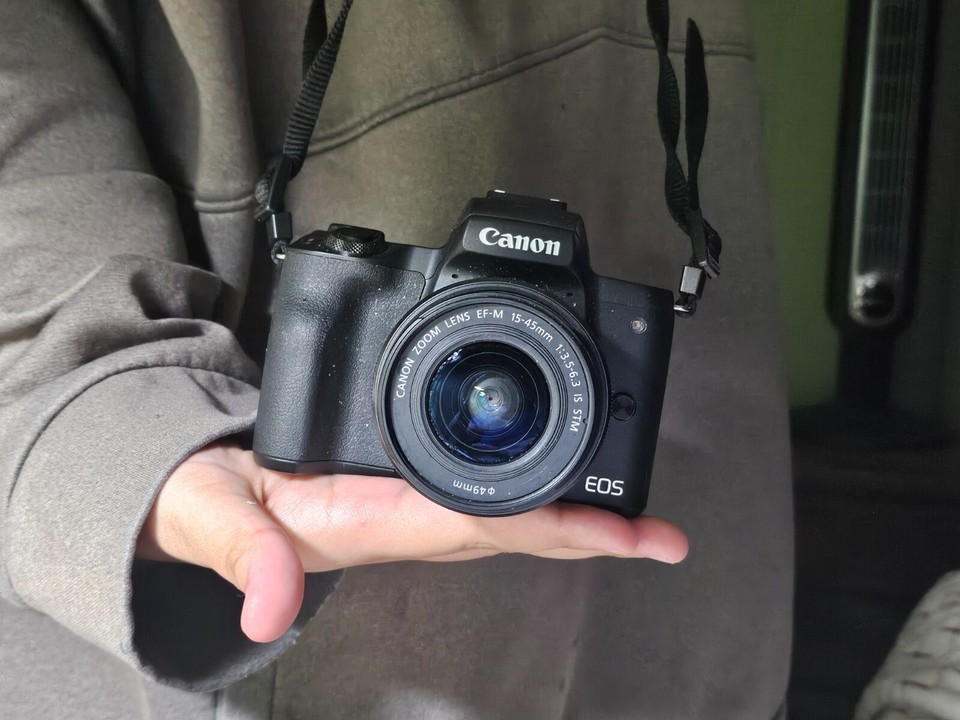 Canon EOS M50 Mirrorless Digital Camera. Barely used. Double battery ...