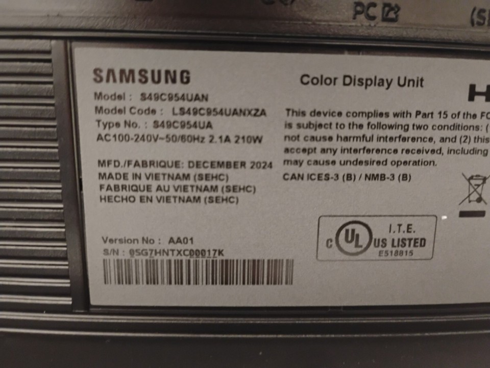 Samsung ViewFinity S95UC Series 49" DQHD LED Curved Gaming Monitor ...