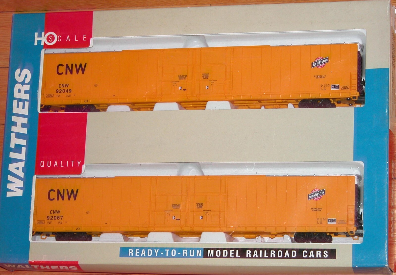 HO WALTHERS 932-23508 86' HI-CUBE BOXCAR 4 DR 2-PK CHICAGO & NORTH ...