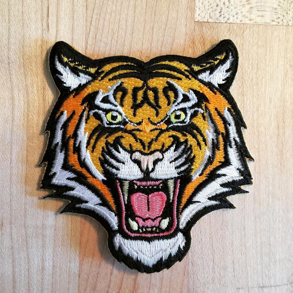 BENGAL TIGER iron-on PATCH embroidered ROARING WILD ANIMAL SOUVENIR ...