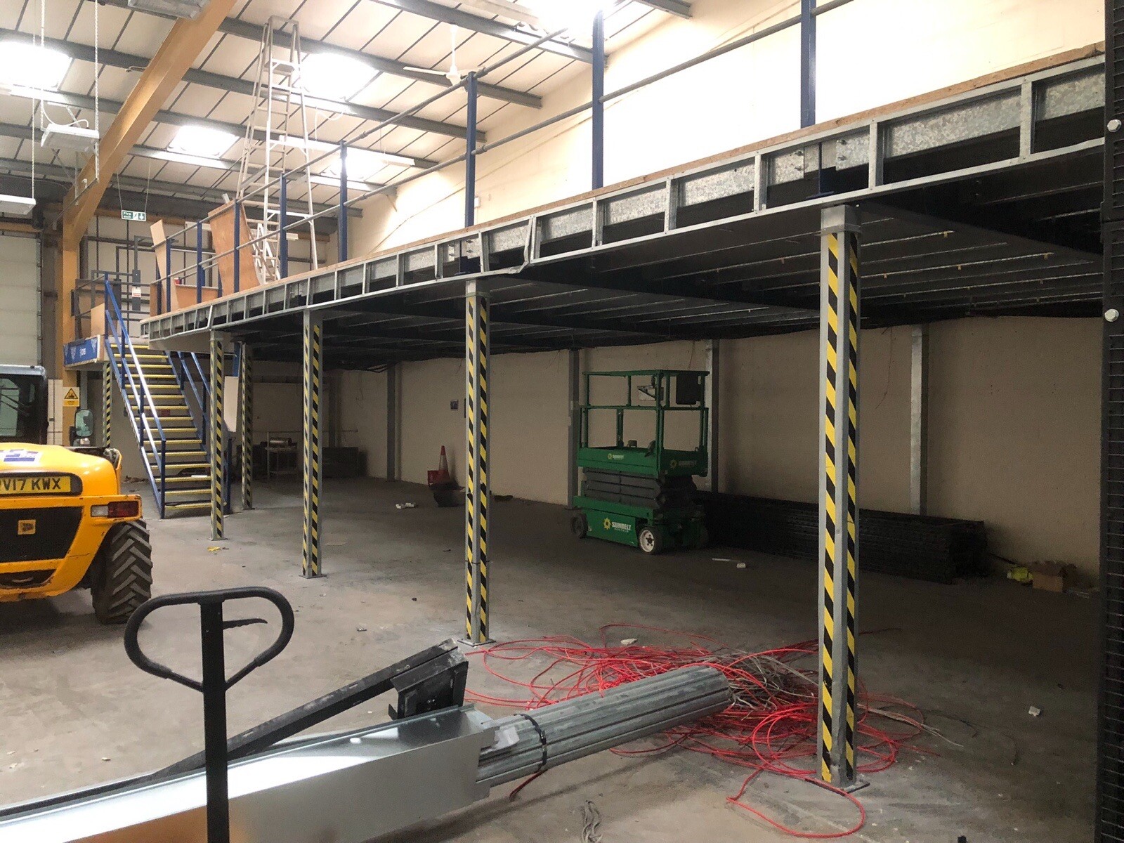 Mezzanine Floor 6m x 20m, 6m x 4m Grids 2.8 Heigh Mezz Purlins RSJ ...