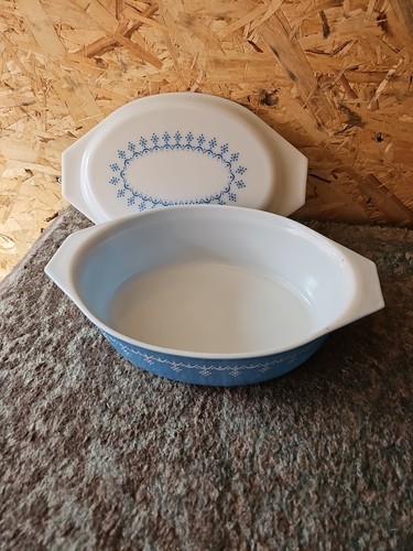 Pyrex Snowflake Blue Garland Oval 2.5-quart Casserole w/lid #45 ...