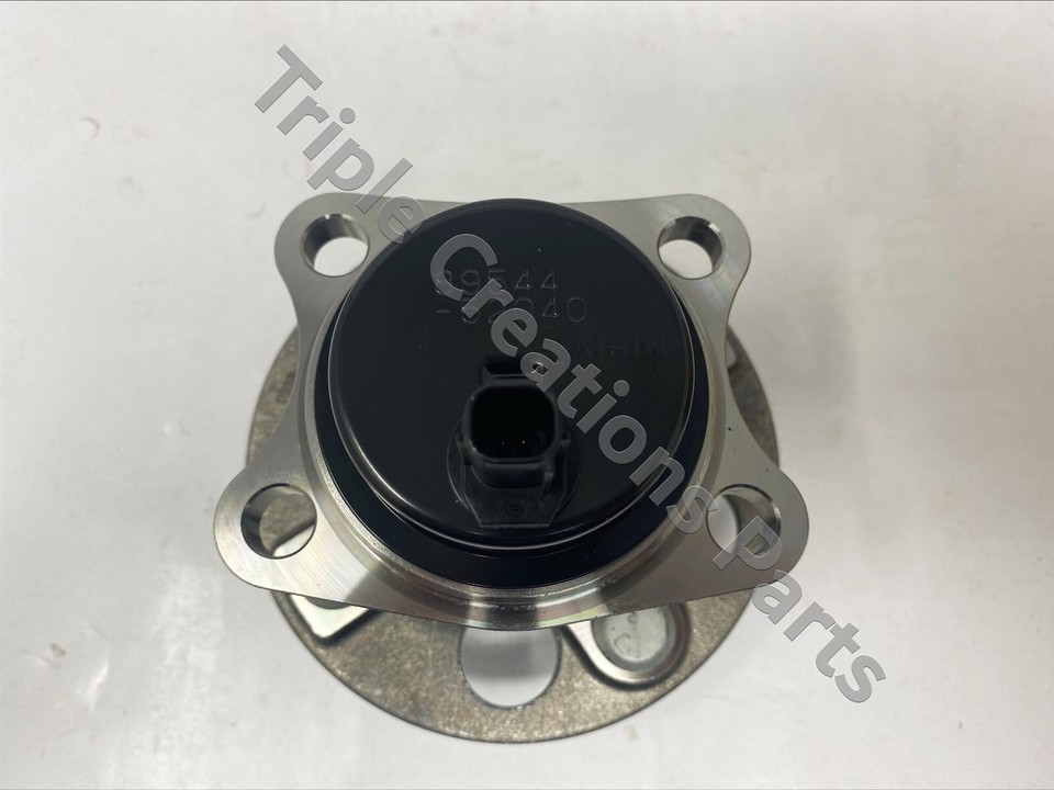 Genuine Toyota 42450-52061 Hub & Bearing Assy Rear Axle RH/LH ...