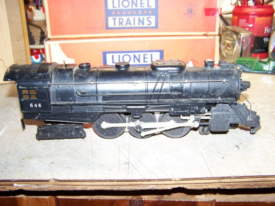 Lionel Train set 646 Locomotive 2046 W tender 5 Car with boxes 0-027 ...