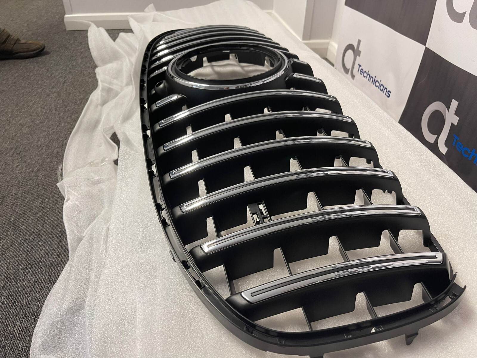 Mercedes GLS 63AMG Front grill. Part no: A1678889200 | eBay