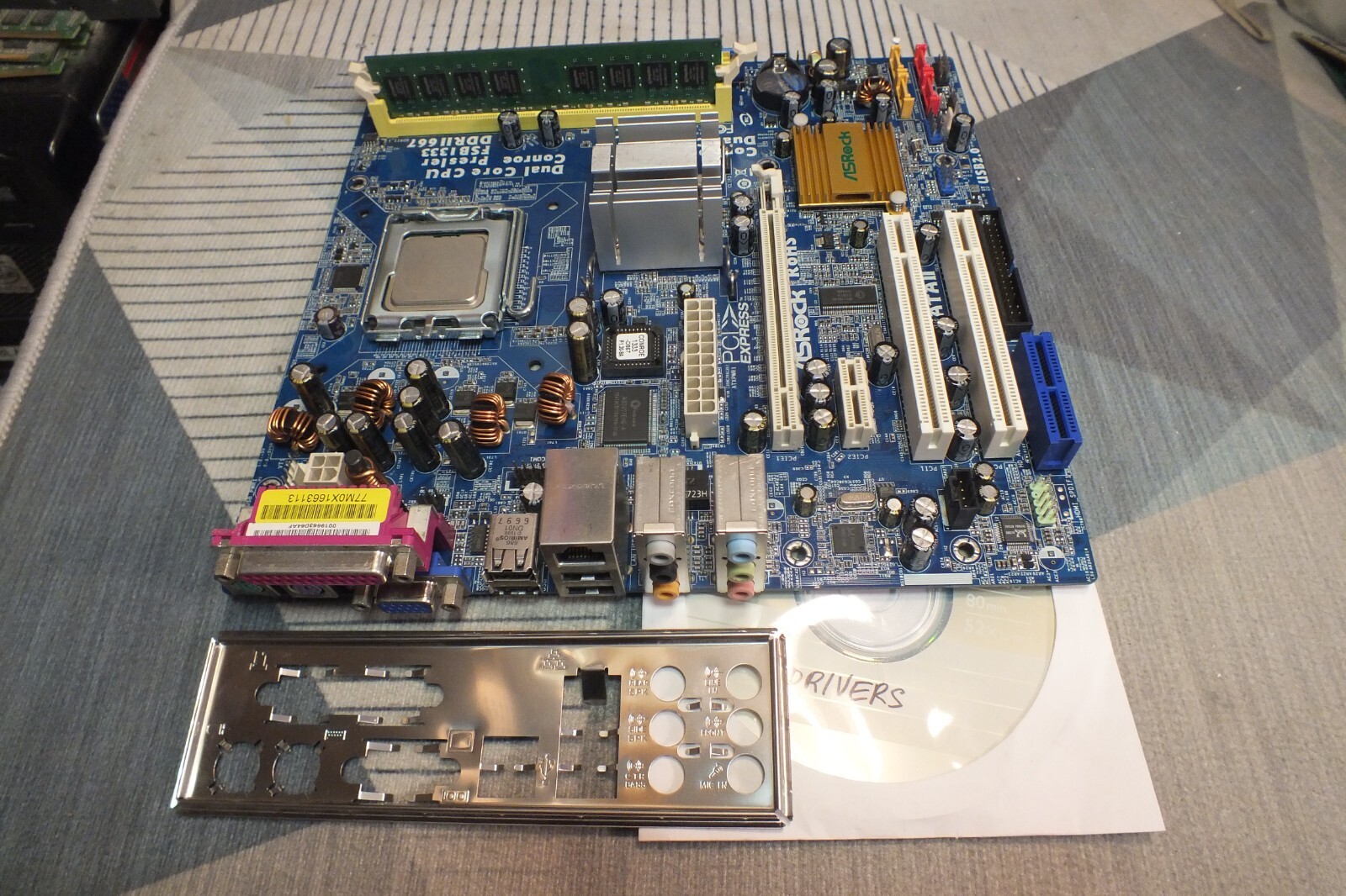 ASRock ConRoe1333-D667 Rev.1.01 LGA775 Intel Motherboard +CPU E2140 ...