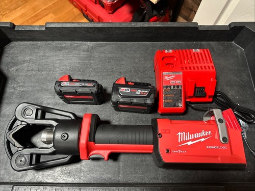 Milwaukee 2876-22 M18 Force Logic 11 Ton Dieless Latched Linear Utility ...