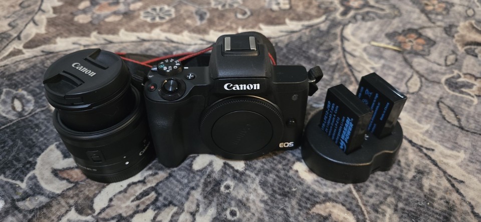 Canon EOS M50 with 15-45mm Lens kit (24.1MP Mirrorless Camera) Low ...