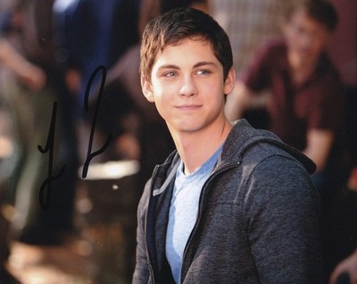 LOGAN LERMAN signed Autogramm 20x25cm PERCY JACKSON in Person autograph ...