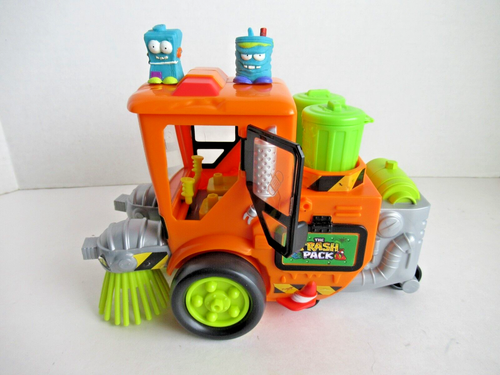Trash Packs Gross Gang Orange Street Sweeper with 2 Exclusive Trashies ...