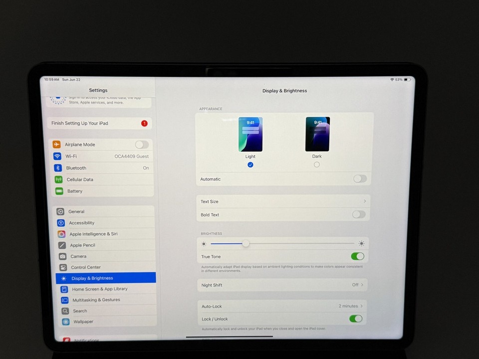 Apple iPad Pro 12.9-inch 6th gen A2764 256GB w/Magic Keyboard Cellular ...