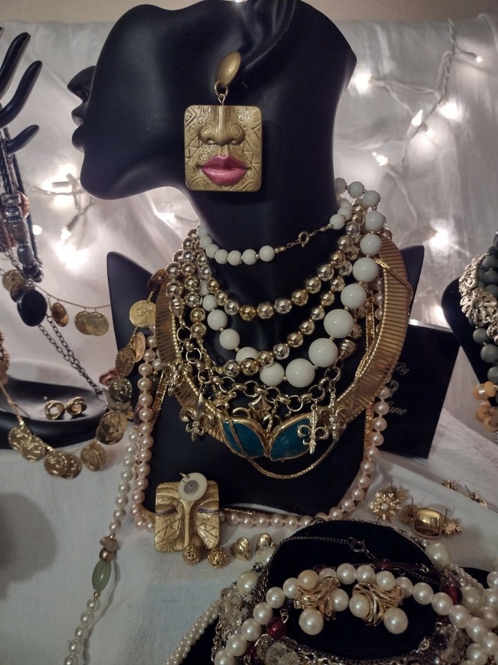 Large 100 + PC Signature Vintage Jewelry Lot Collection Couture Bulky ...