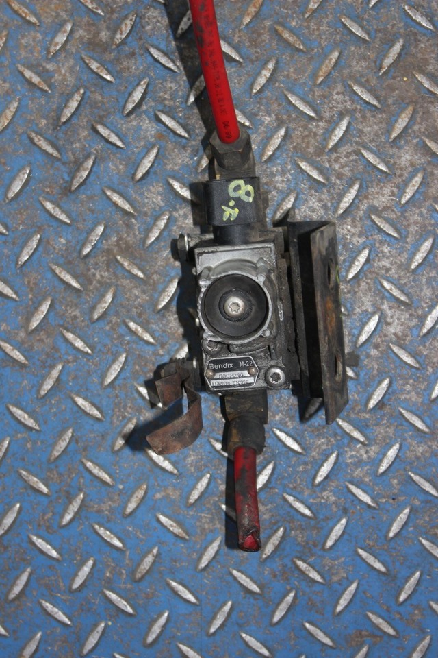 2000 FREIGHTLINER FLC112 ABS MODULATOR VALVE P/N: 5002210 | eBay