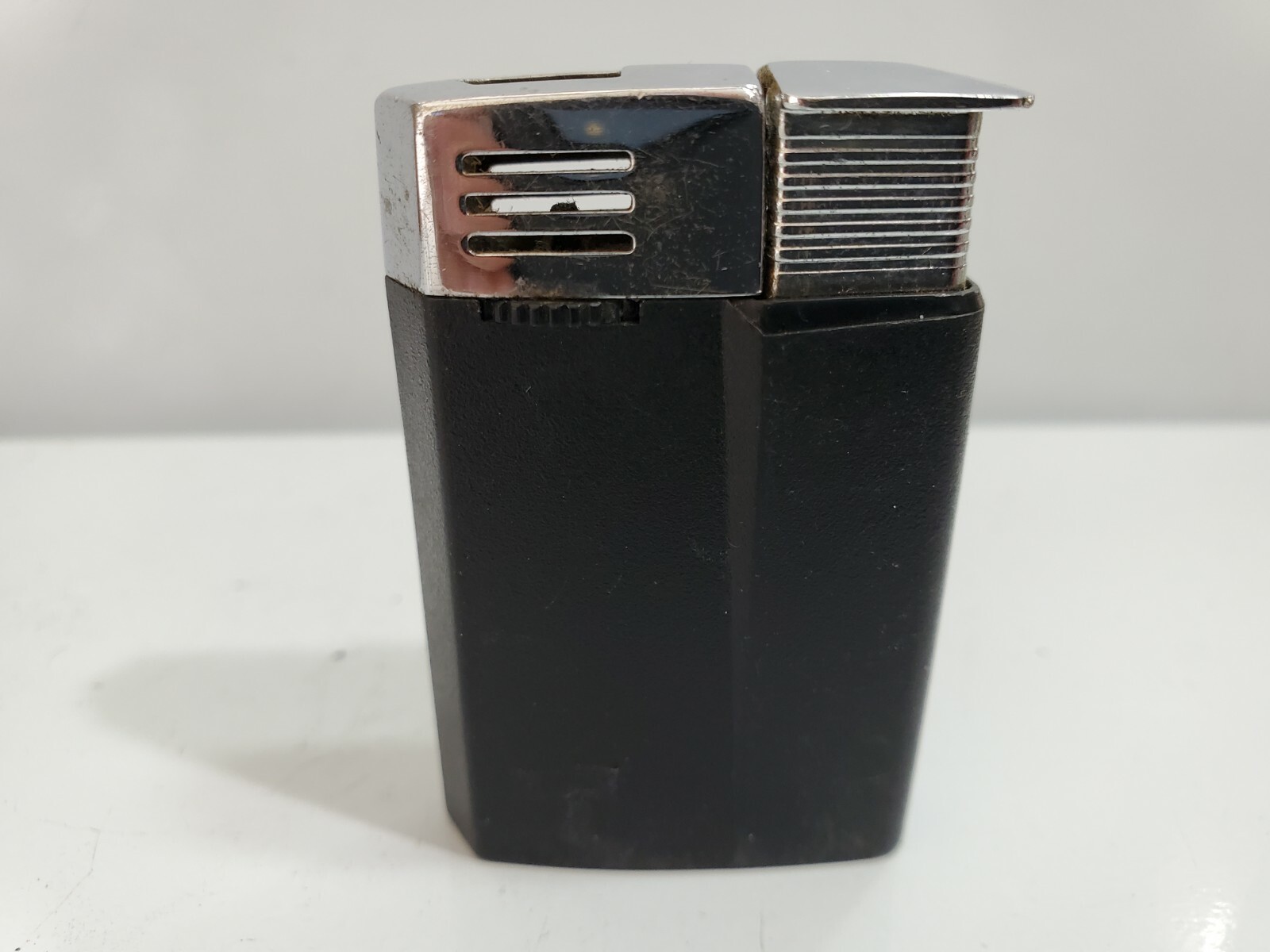Vintage Working Quartz Lite Butane Lighter (Crown Sangyo Co Ltd., Black ...