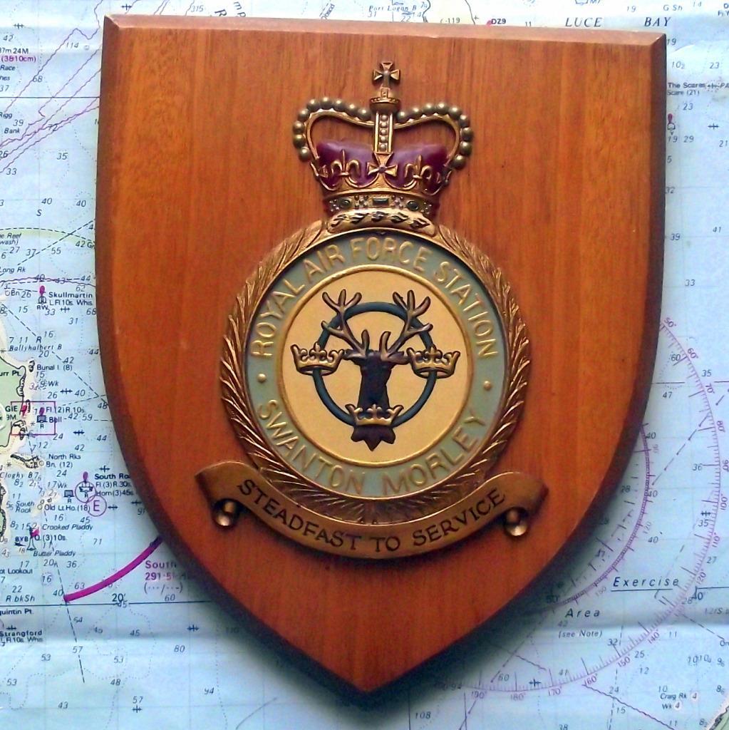 Old RAF Royal Air Force quadron / Station Crest Shield Plaque SWANTON ...