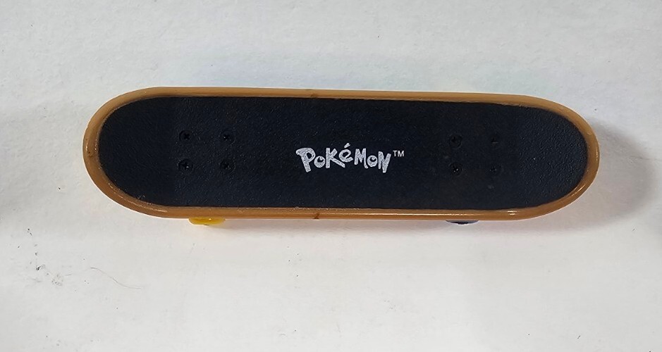 Rare VTG 90s Nintendo RAICHU POKEMON Mini Skateboard Fingerboard | eBay