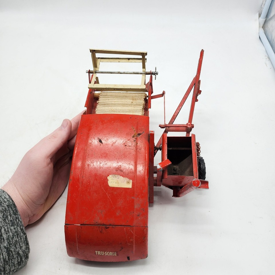 Vintage Tru-Scale Combine Metal Farm Toy Pressed Steel Red 1/16 Read ...