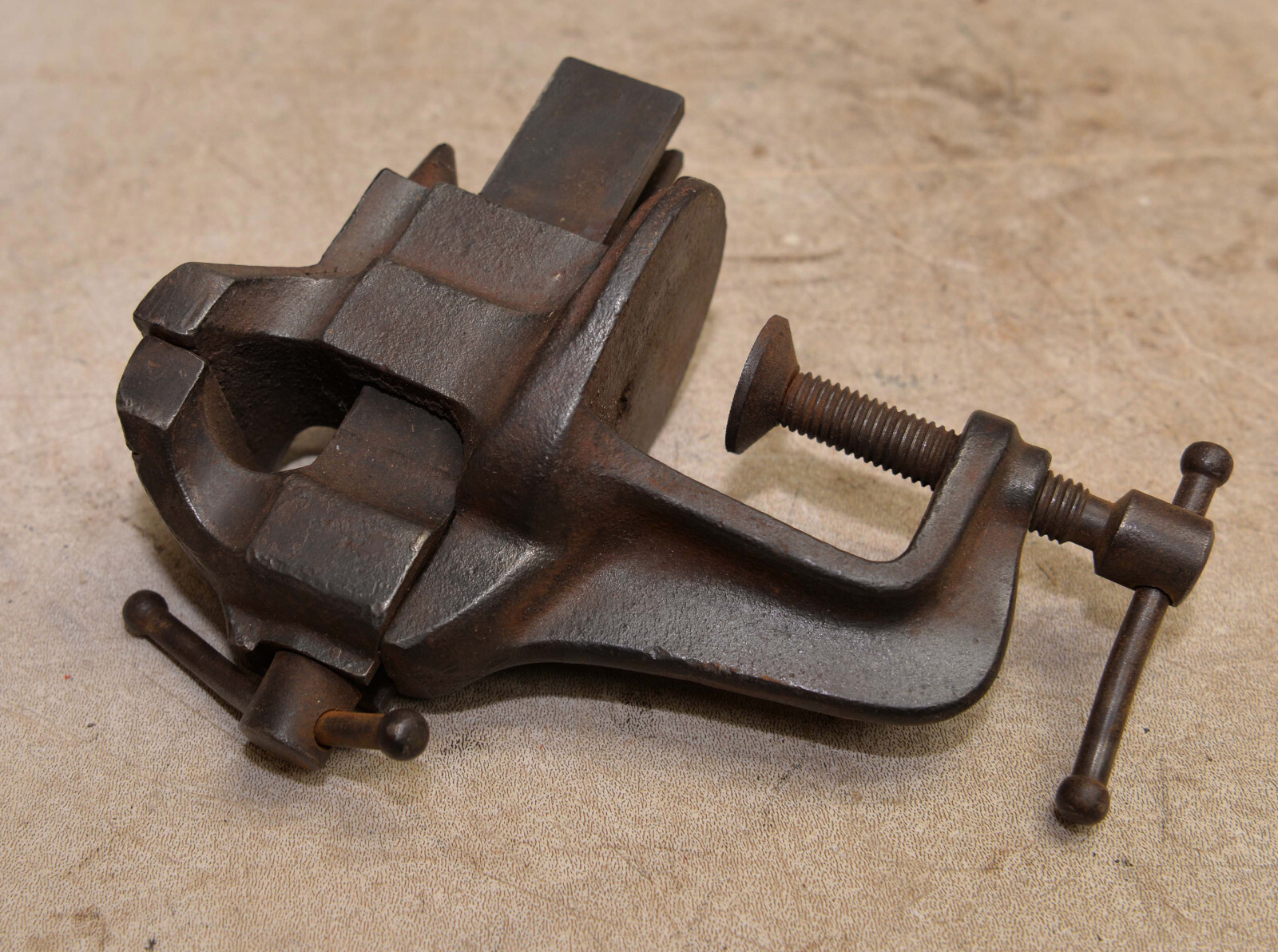 Custom jewelers vise with anvil odd miss matched jaw 2 1/4 & 2 1/2 ...