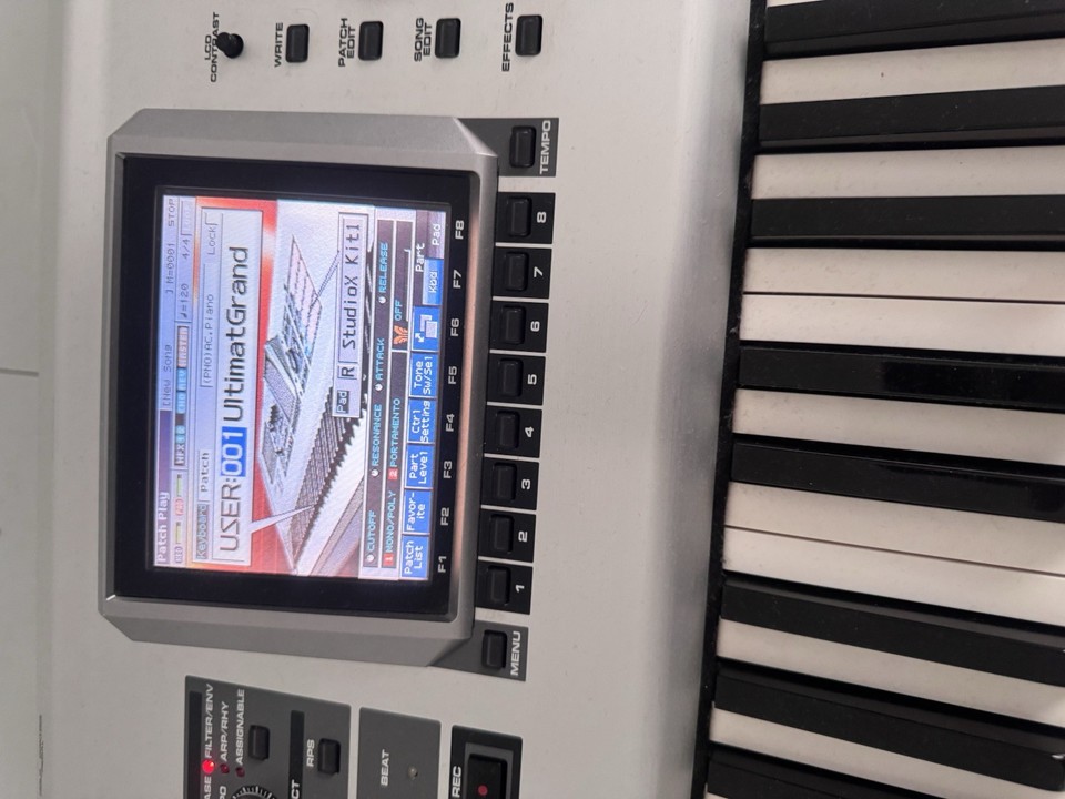 Roland Fantom-X8 Audio Track 88-Key Synthesizer Electronic Keyboard ...