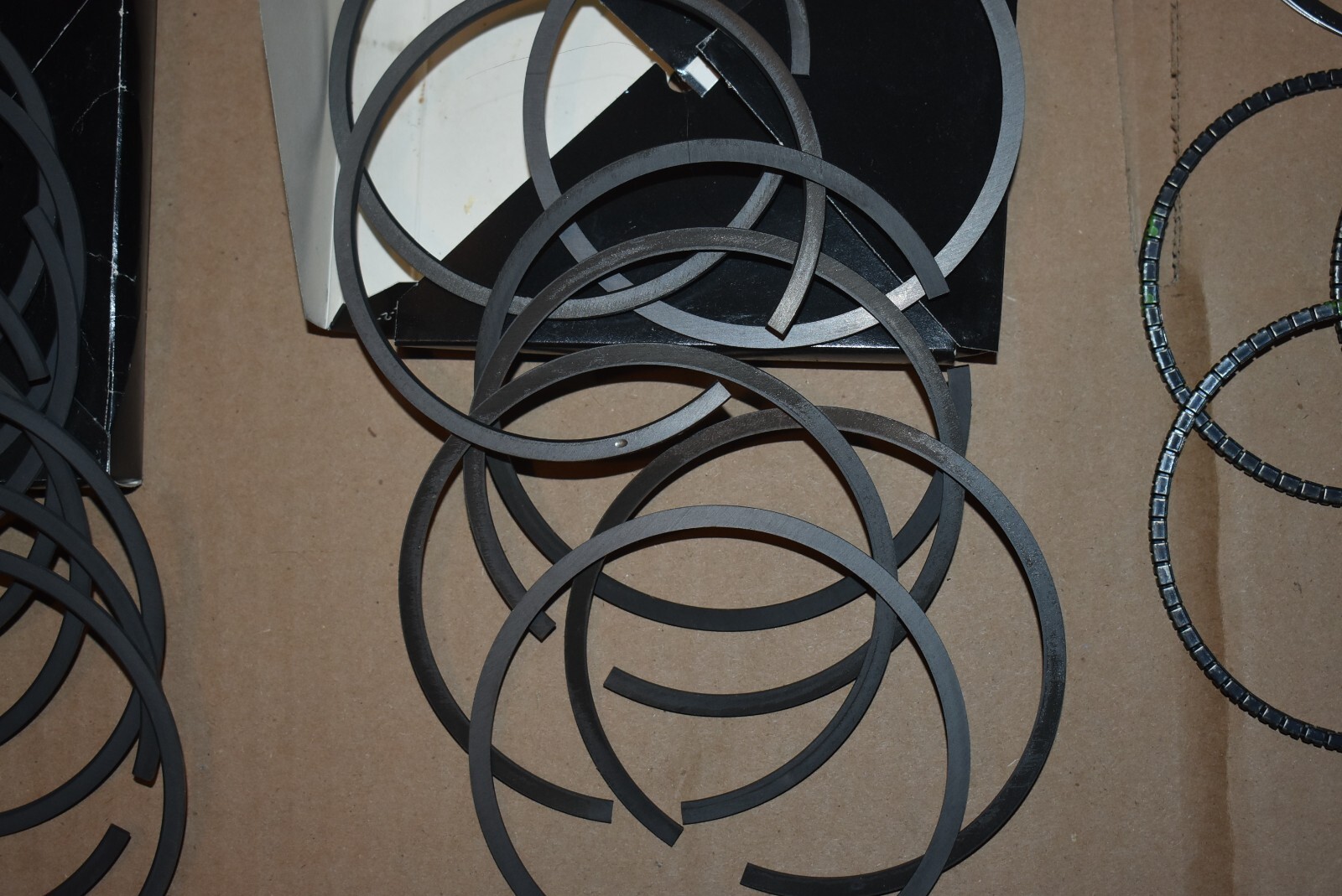 Badger P557-030 Aluminum Pistons (8) NOS & Perfect Circle Ring Set 210 ...