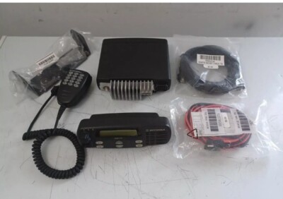 Motorola CDM1250 VHF 136-174MHz 45 Watt with RLN4802 Remote Head Good ...
