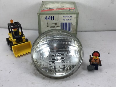 4411 - 12 VOLT SEALED BEAM TRACTOR LIGHT - NAPA - **NEW OLD STOCK ...