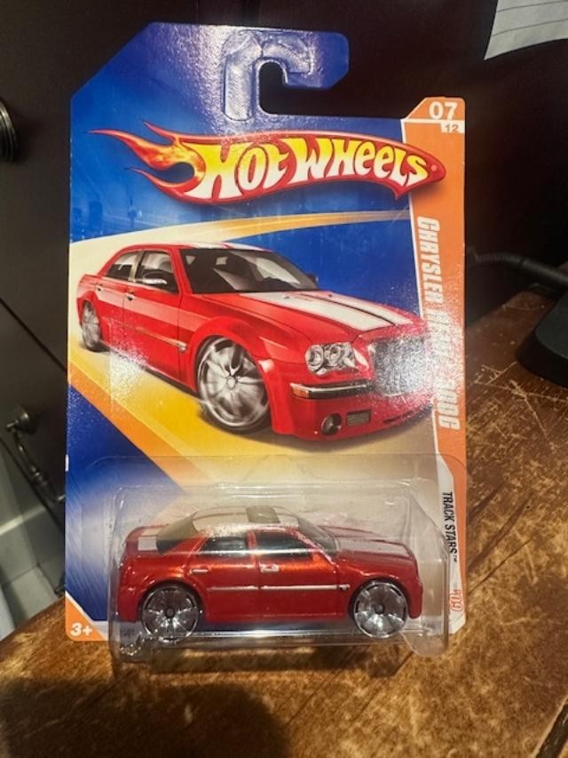2009 Hot Wheels Track Stars Chrysler Hemi 300C #61 | eBay