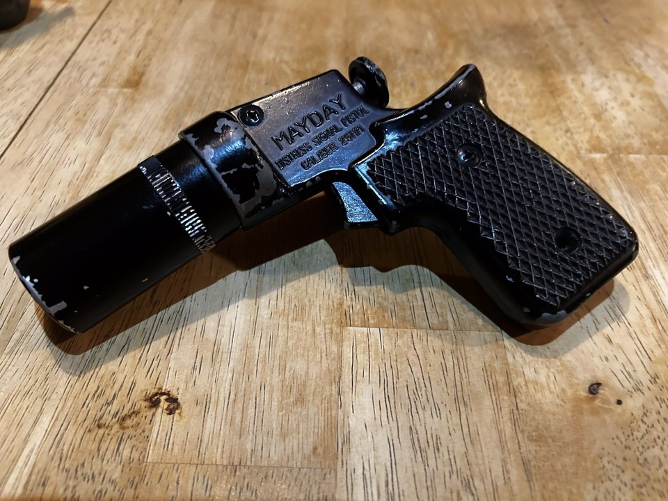 RARE VINTAGE MAYDAY DISTRESS SIGNAL FLARE PISTOL 25MM | eBay