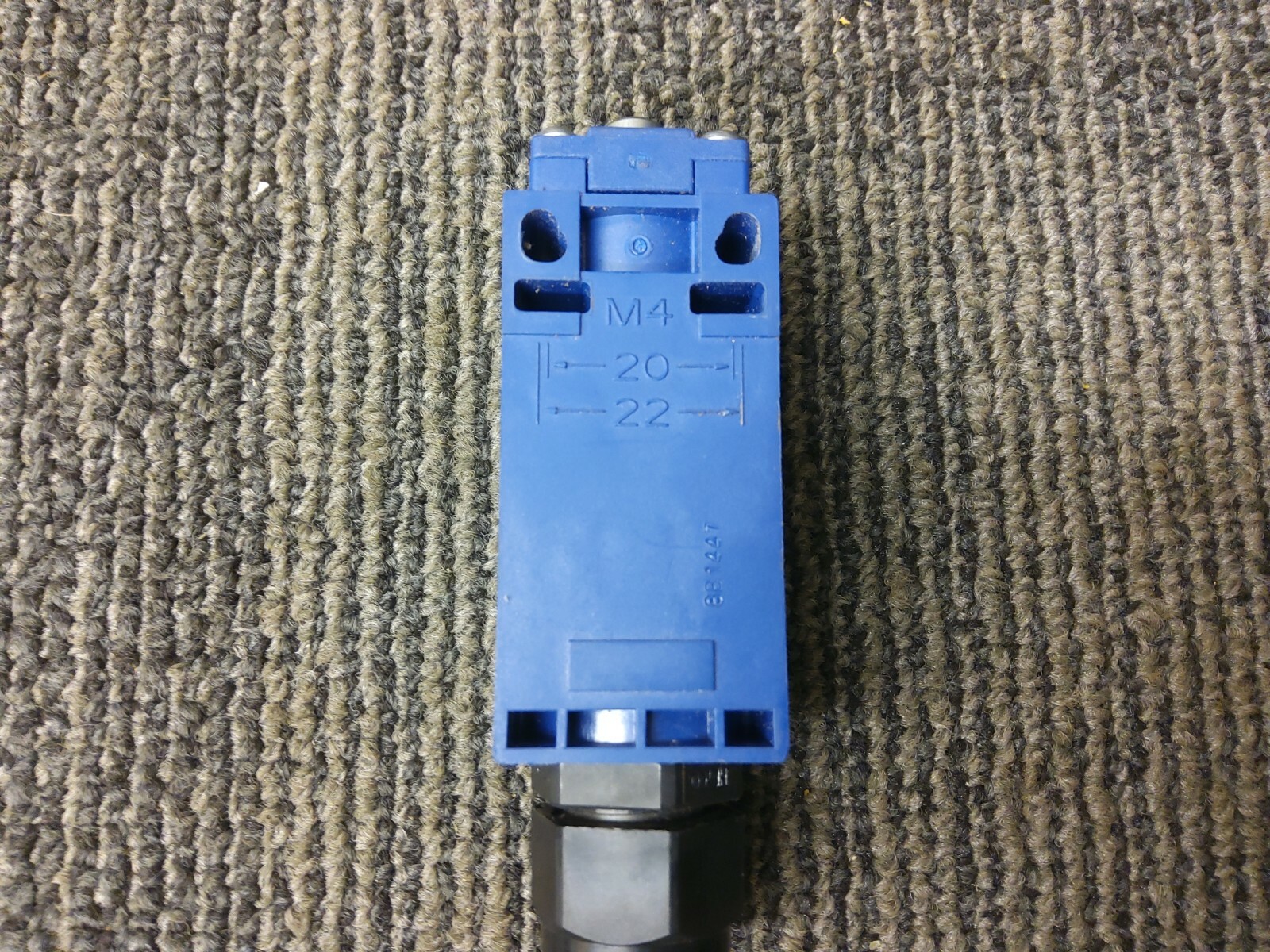 Osiswitch XCKN2110G11 Metal-end plunger limit switch | eBay