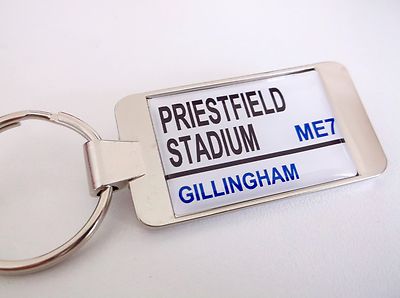 GILLINGHAM STADIUM ROAD BADGE STREET SIGN KEYRING KEY FOB CHAIN GIFT | eBay