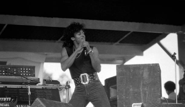 Mic Murphy of The System at the Miller Sound Express concert 1987 OLD ...