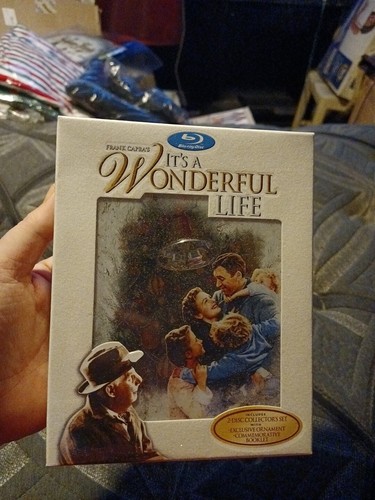 It's a Wonderful Life Giftset Blu-ray Ornament Commemorative Booklet ...