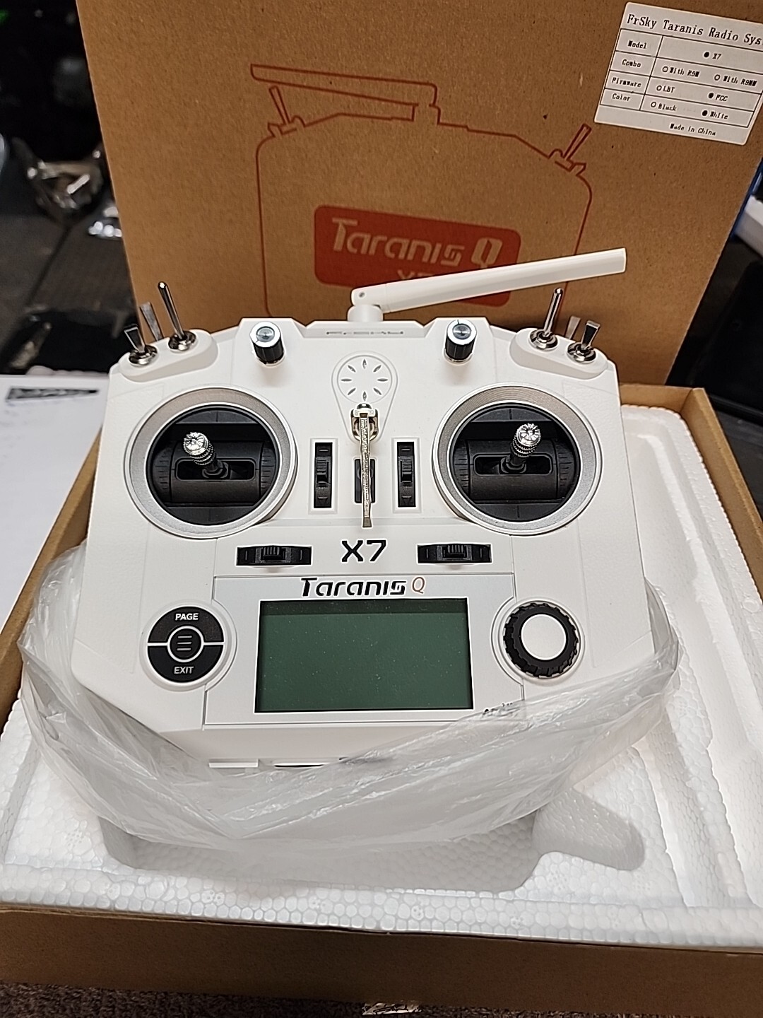 FrSky Taranis Q X7 FRS03017002 2.4GHz 16-Channel Transmitter - White ...