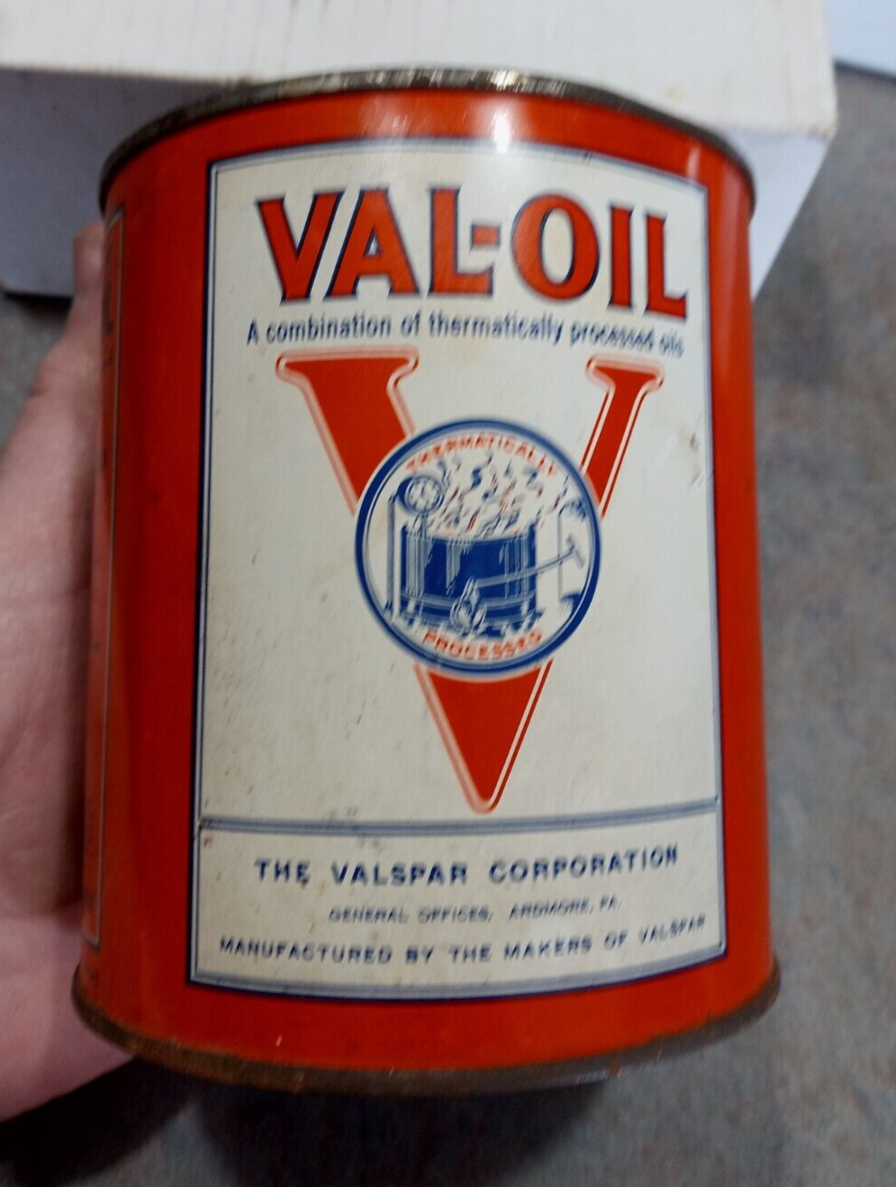 tin oil can Val-oil V can quart advertising car man cave Valspar gas ...
