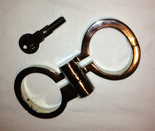 Hamburg 8 Gimmicked Handcuffs Magic Trick Escape Copperfield Houdini ...