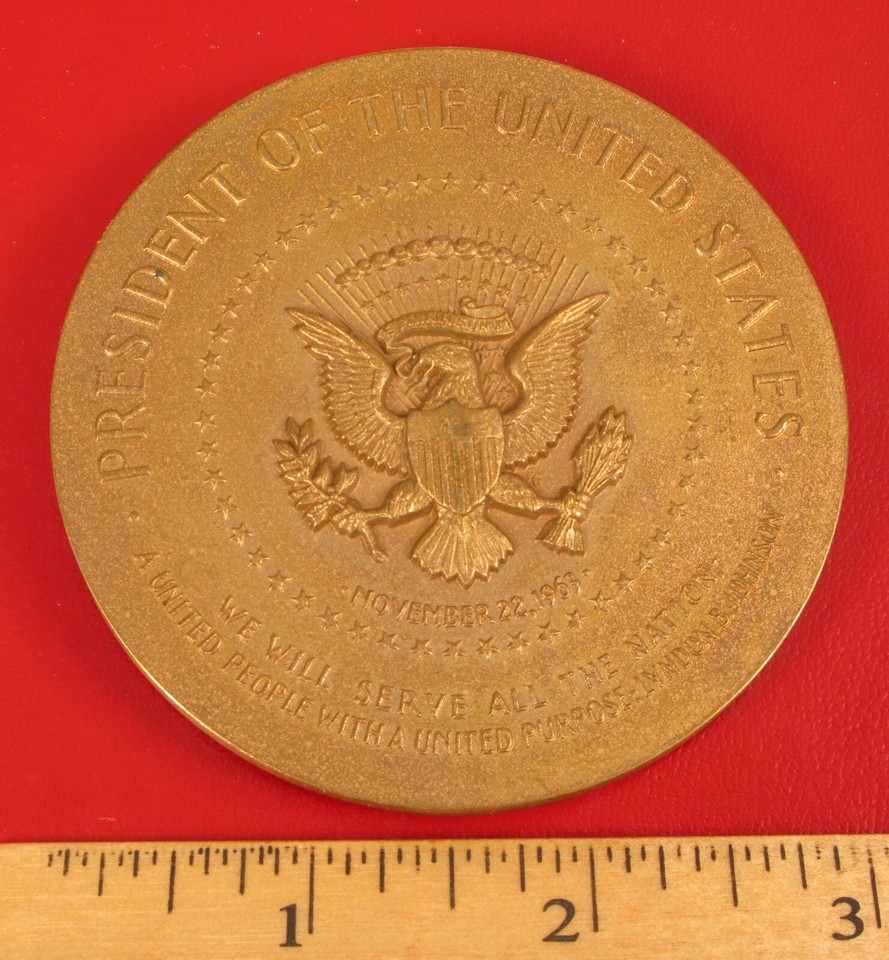 1963 BRONZE ROBERTS MEDAL MEDALLION INAUGURAL PRESIDENT LYNDON B ...
