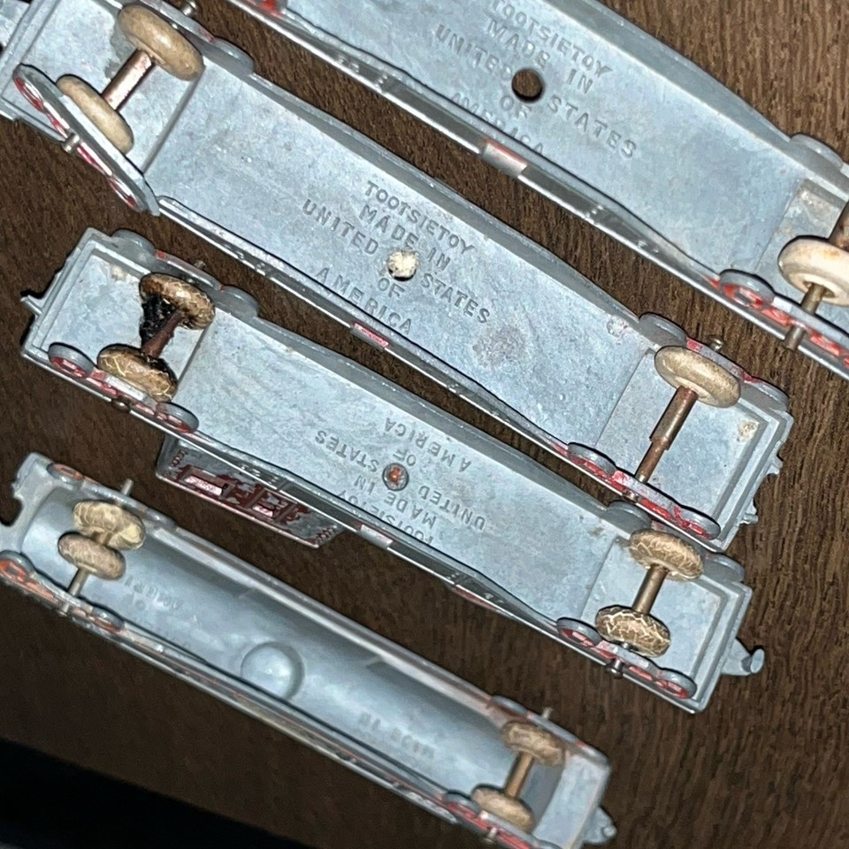 Vintage Tootsie Toy Train Car Lot of 18: Pennsylvania Engine Cracker ...