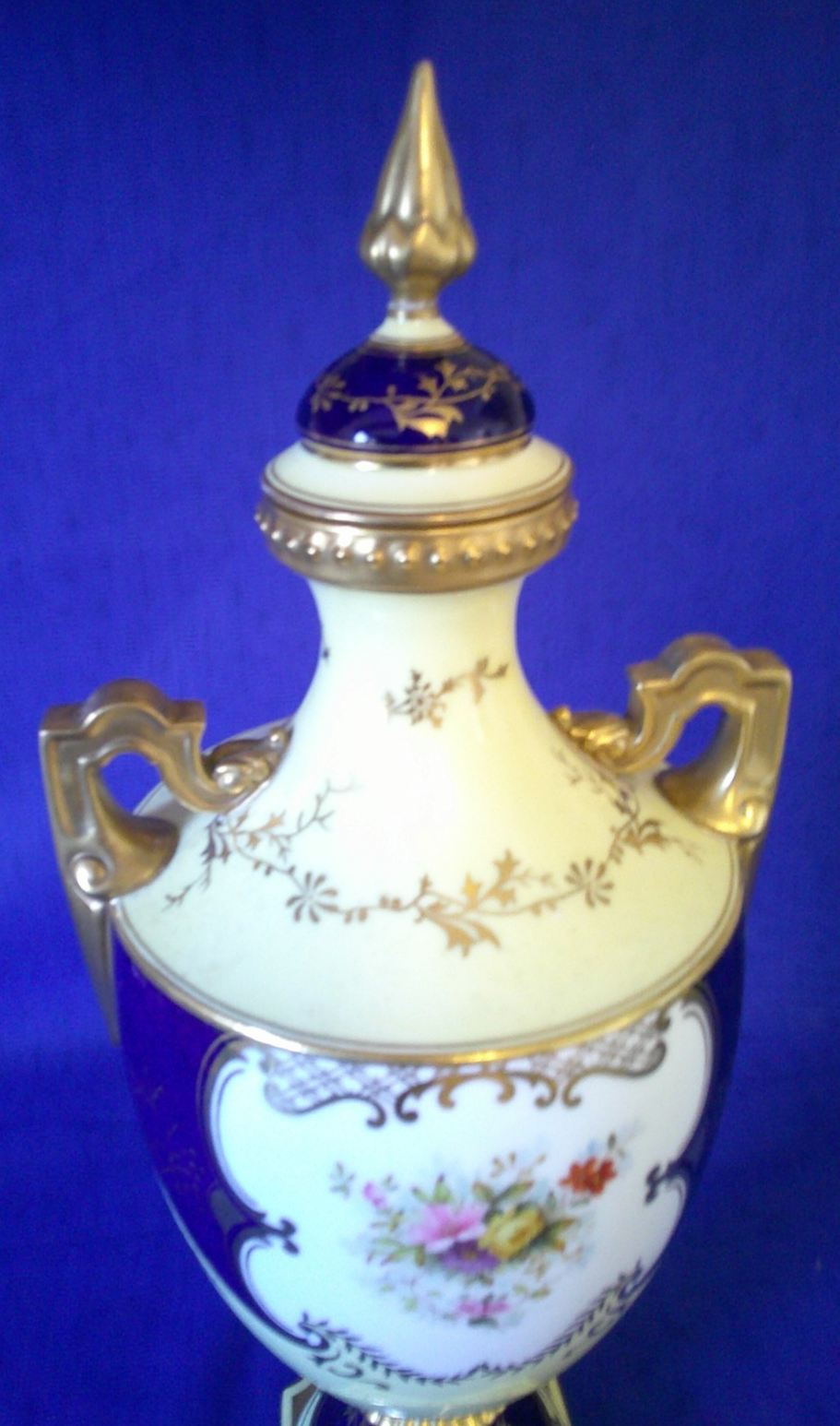 20th Century Coalport 2 Handled Vase & Cover Ornately Decorated With ...