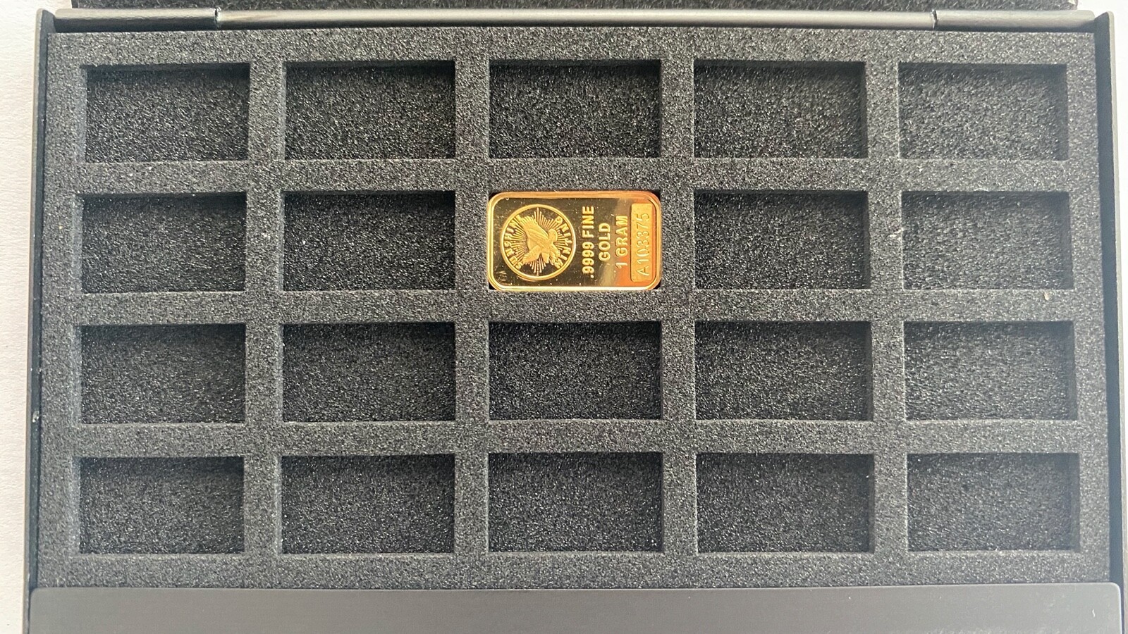 Silver Bullion Gold Bullion Bar Precious Metals Case Store Bullion ...